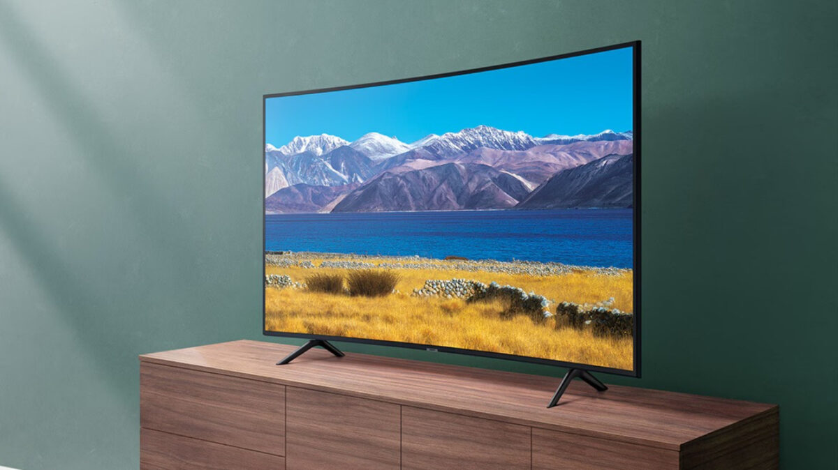 Mastering the Care of Your Curved-Screen TV: A Step-by-Step Guide