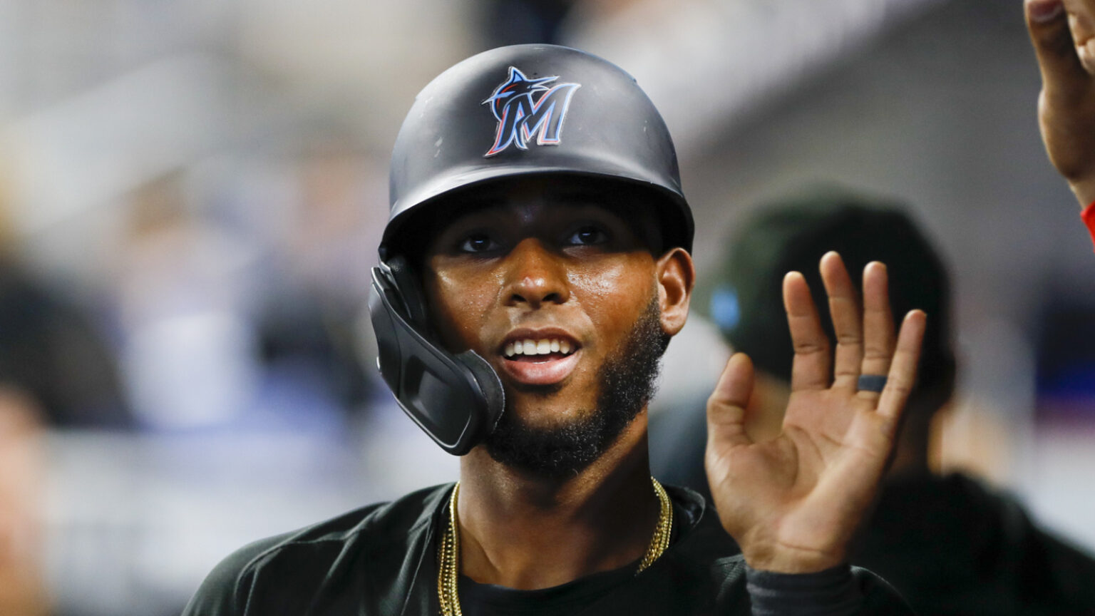 Lewin Diaz Shatters Slugging Records in South Korea's KBO League