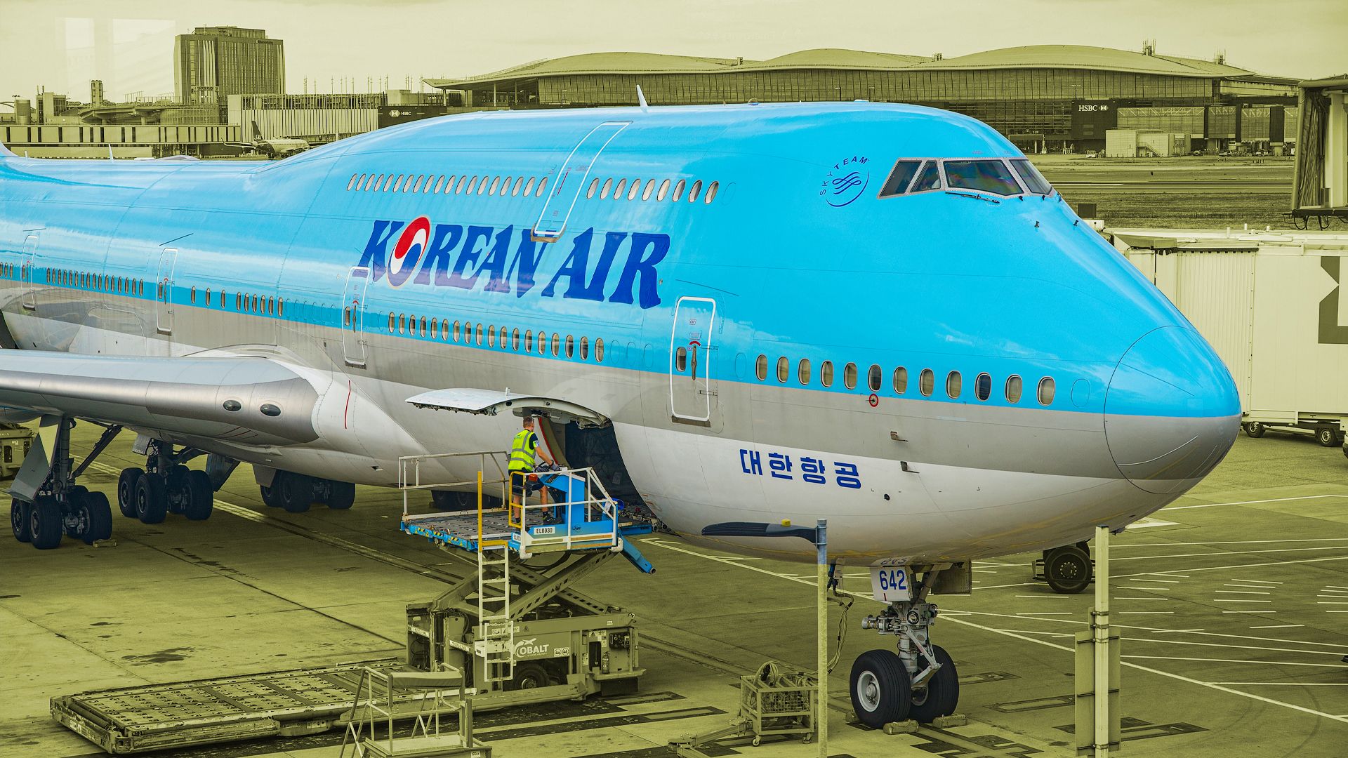 Boeing 747-8: Reflecting on 20 Years of Aviation Excellence